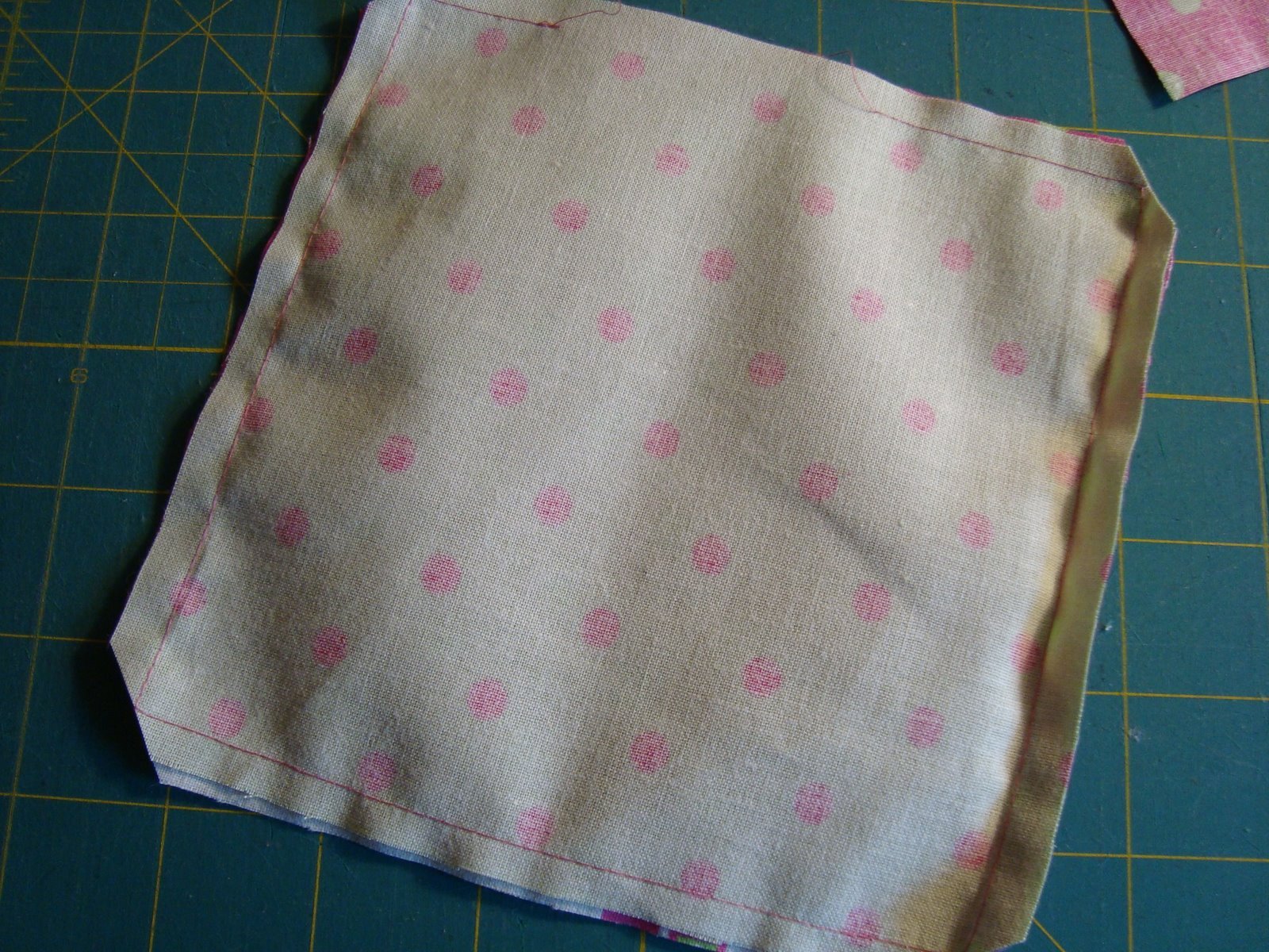 Simple Apron Tutorial With A Pocket - Patchwork Posse