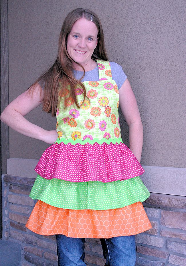 50 + Apron Tutorials for Spring Cleaning - Patchwork Posse
