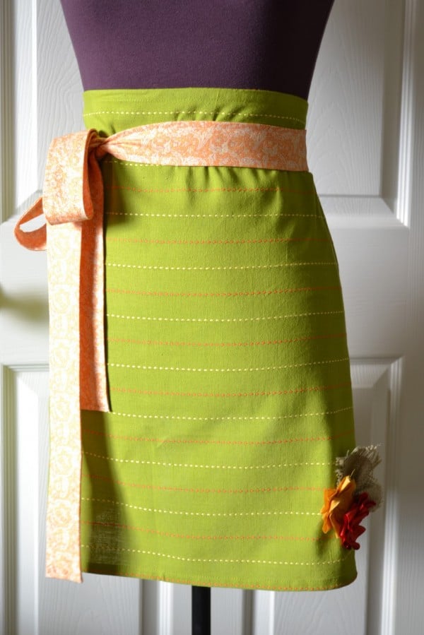 50 + Apron Tutorials for Spring Cleaning - Patchwork Posse