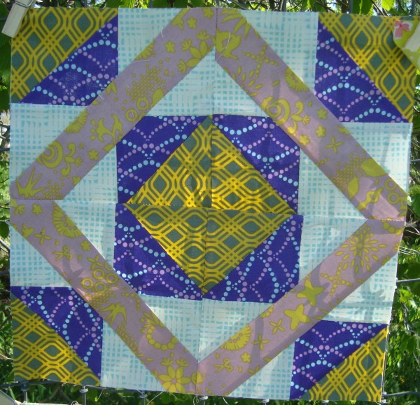 Around the Block | Round Robin Quilt Top - Patchwork Posse
