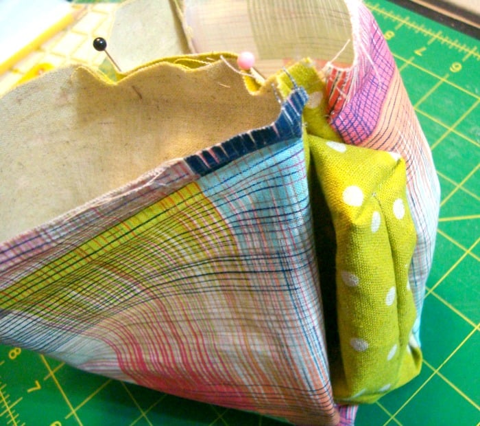 Small Travel Bag for Hand Stitching with Hexagons - Patchwork Posse