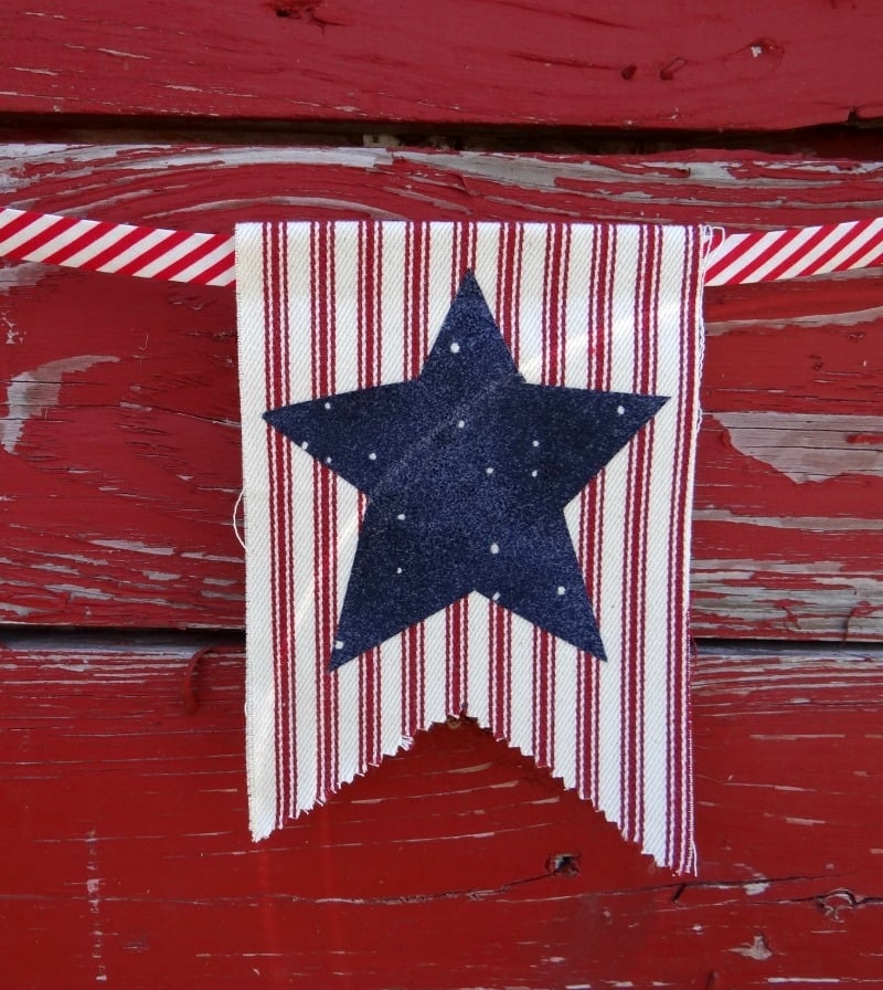 No Sew Banner with Star Applique - Patchwork Posse