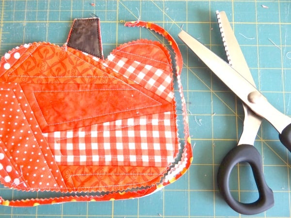 Fall Pumpkin Mug Rug Tutorial - Patchwork Posse