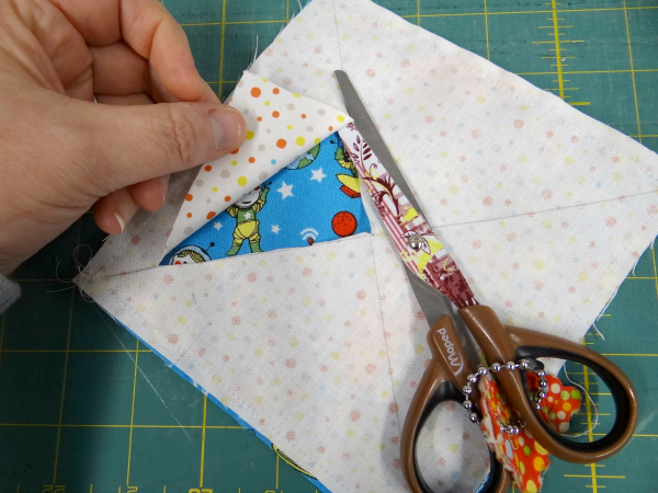 Delectable Mountain Quilt Block & Pattern - Patchwork Posse