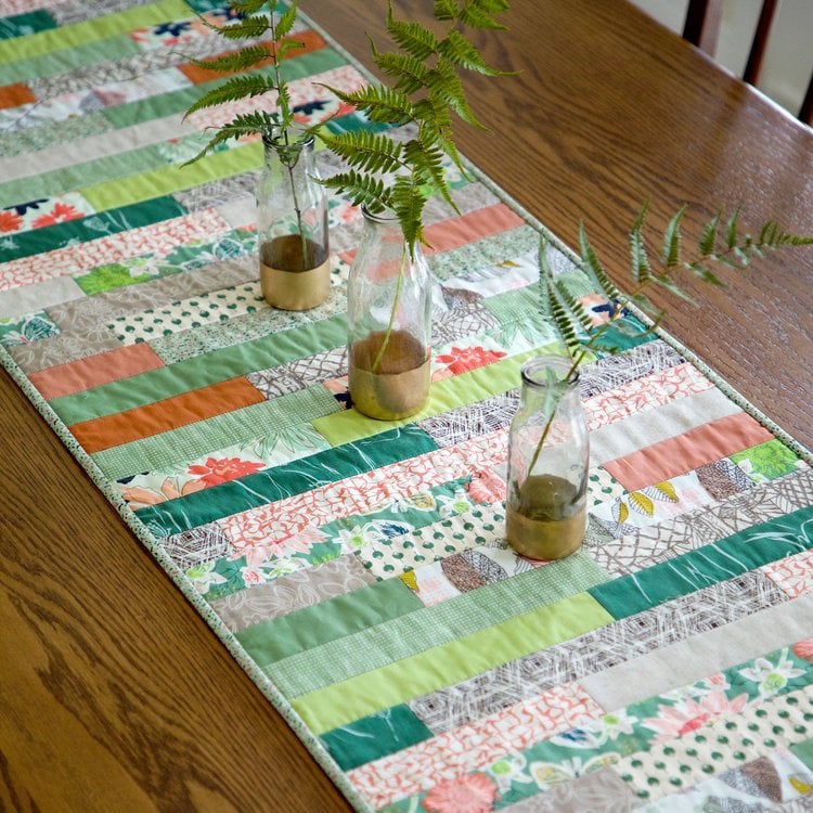 10 Free Table Runners for Spring - Patchwork Posse