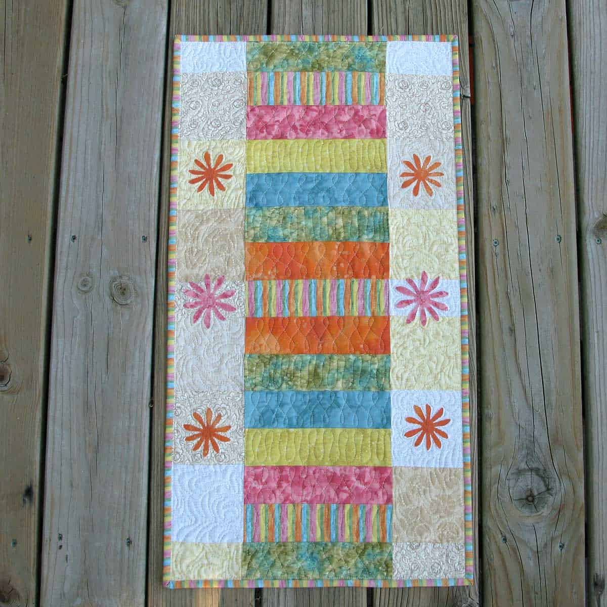 10 Free Table Runners for Spring - Patchwork Posse