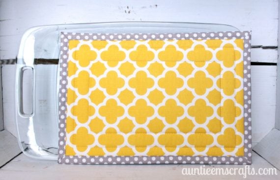 10 Quilted Hot Pad Tutorials - Free Patterns - Patchwork Posse