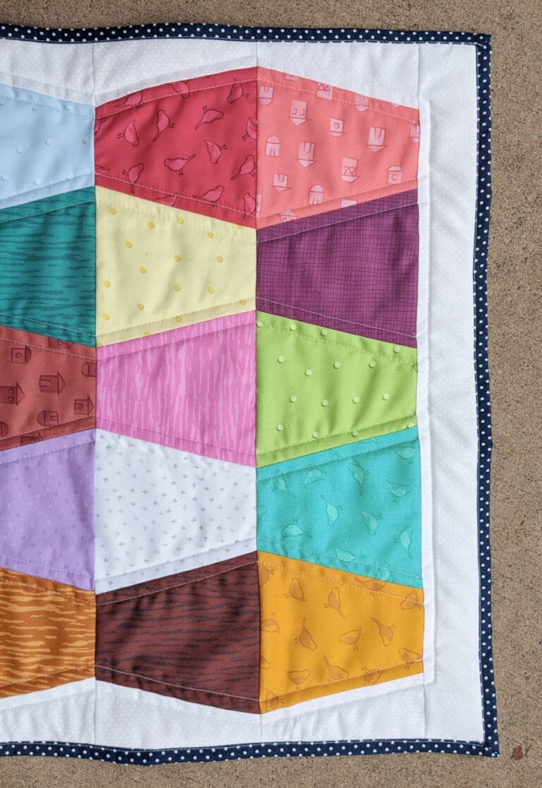Tumbler Table Runner Pattern (free) - Patchwork Posse