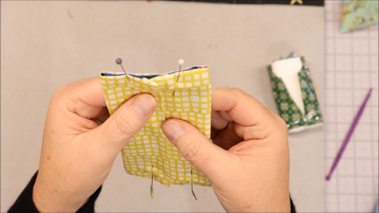 Tissue Holder Pattern with Cute Trim Edge - Patchwork Posse