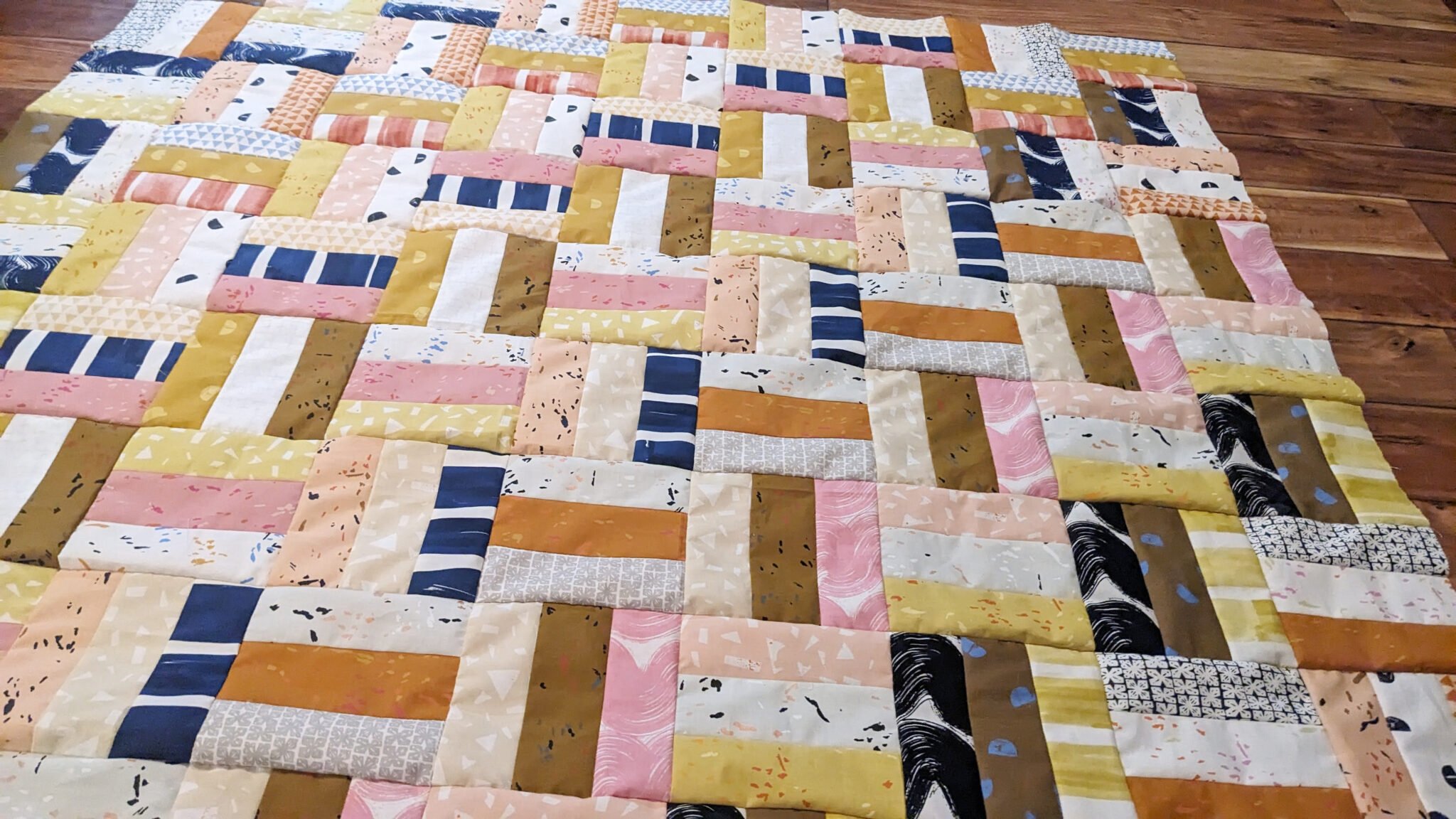 Free Three Yard Quilt Pattern - Roundabout - Patchwork Posse
