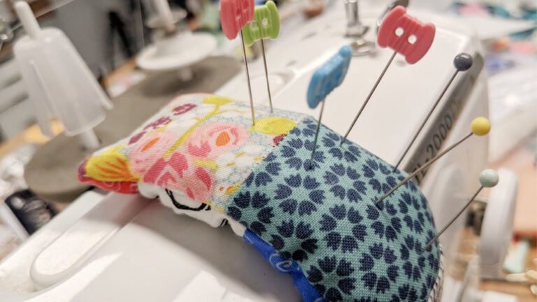 Sew a Pincushion for your Sewing Machine - Patchwork Posse