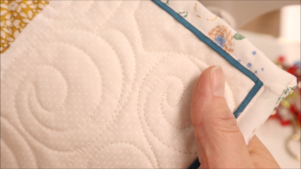 How to Make a Flange Quilt Binding - Patchwork Posse