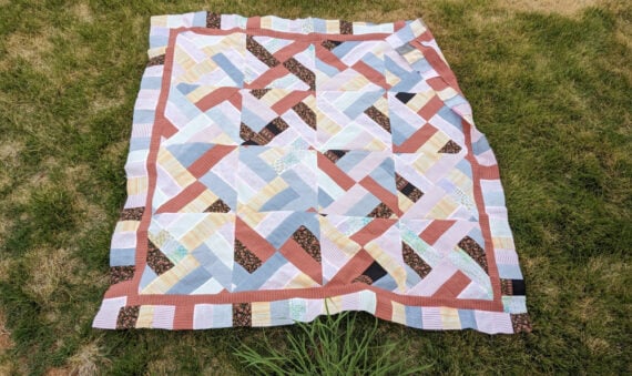 Spinning Ribbons Quilt: Easy Quilt Pattern Using Scrappy Fabric Strips ...