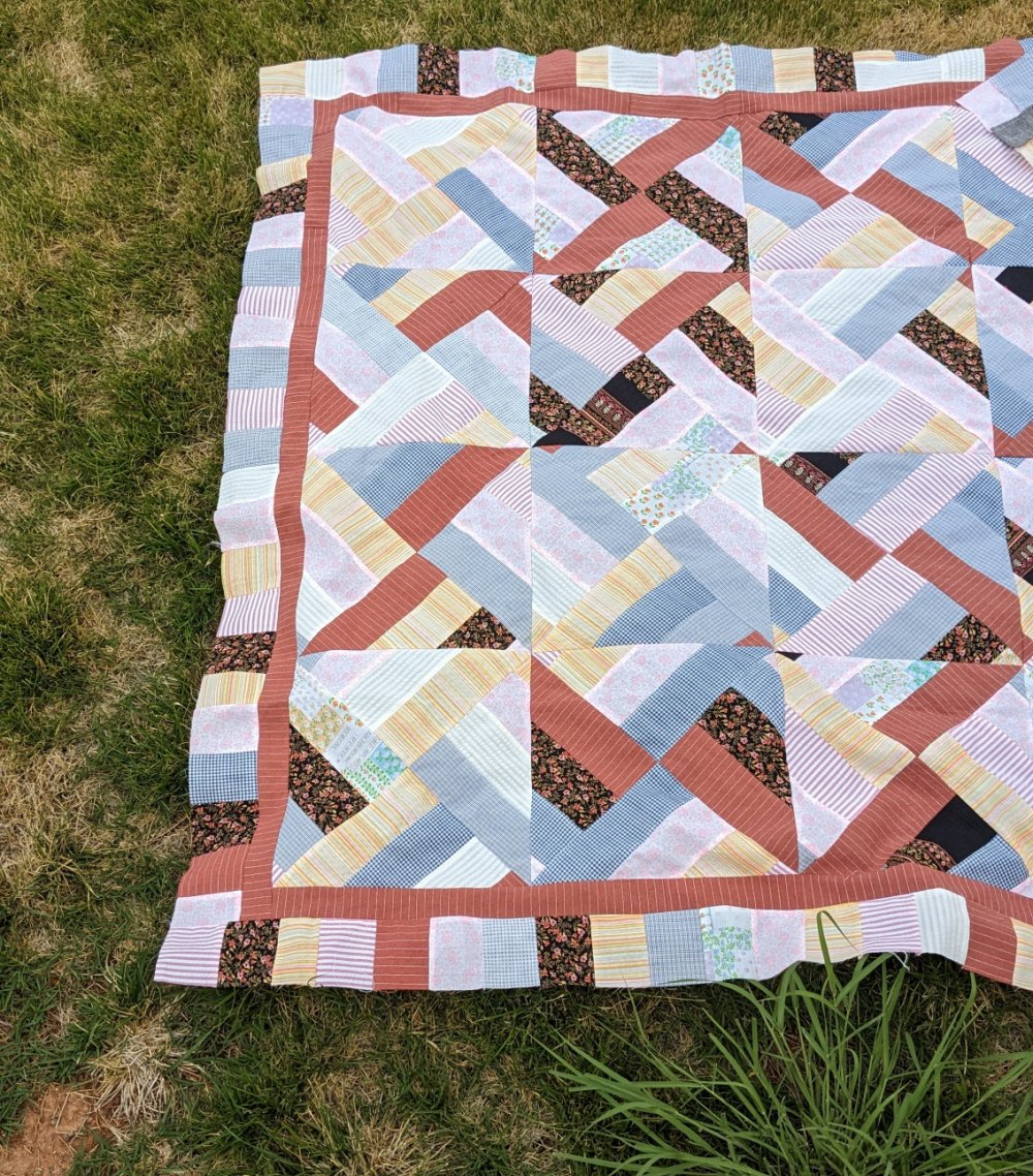 Spinning Ribbons Quilt: Easy Quilt Pattern Using Scrappy Fabric Strips ...