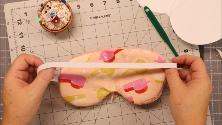 Easy to Sew Eye Mask - Free Pattern - Patchwork Posse