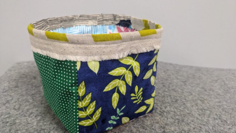 Free Thread Catcher Pattern - Patchwork Posse