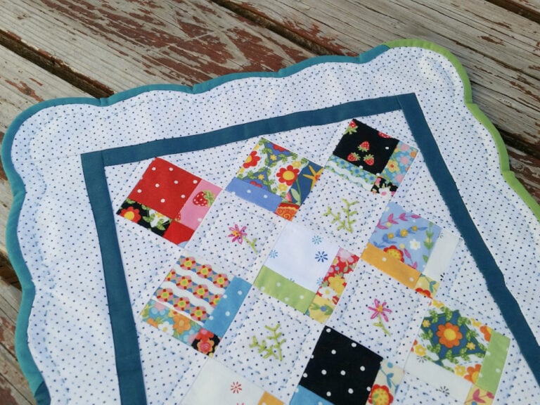 Secret Garden Mini Quilt - Disappearing Quilt Block - Patchwork Posse
