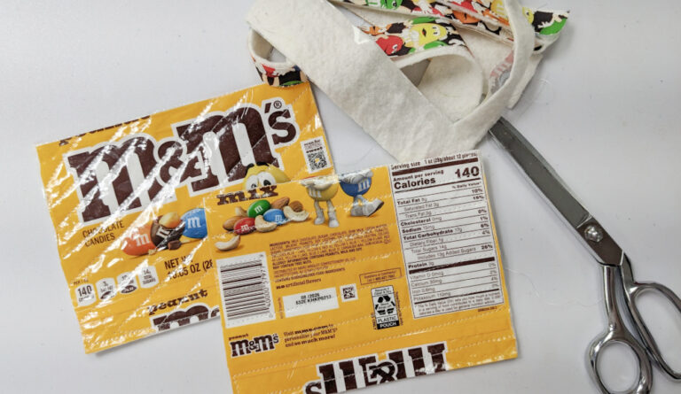 How to Sew a Zipper Pouch with Candy Wrapper - Patchwork Posse