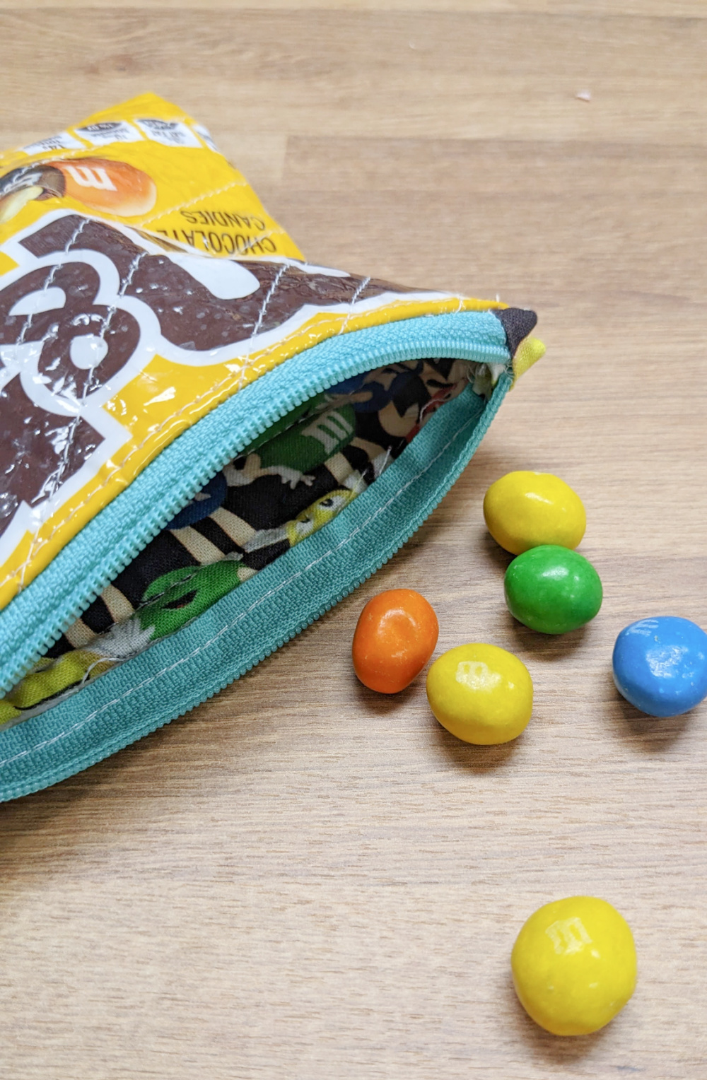 How to Sew a Zipper Pouch with Candy Wrapper - Patchwork Posse